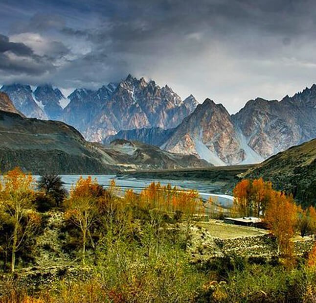 Best 6 Days Travel Package to Naran Gilgit Hunza Valley 2026